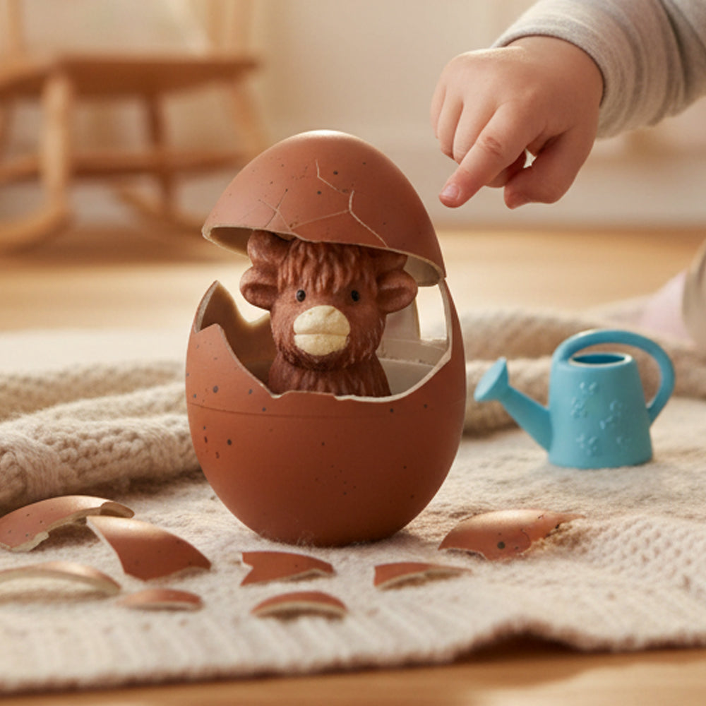 Hatching Highland Cow Egg | 6cm Party Bag Toy | Party Packs