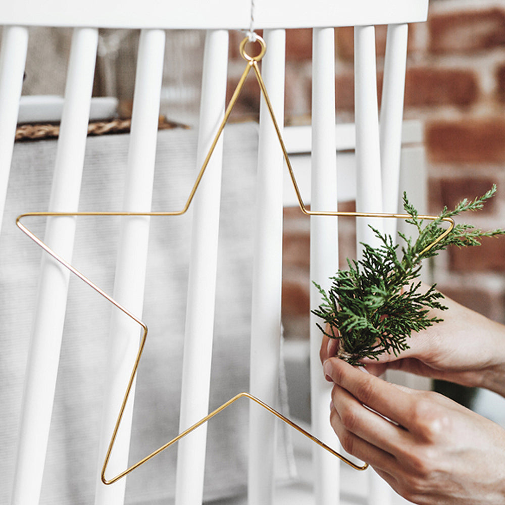 Metal Hanging Star Decorations - 20cm & 28cm - Pack of 2 – Party Packs